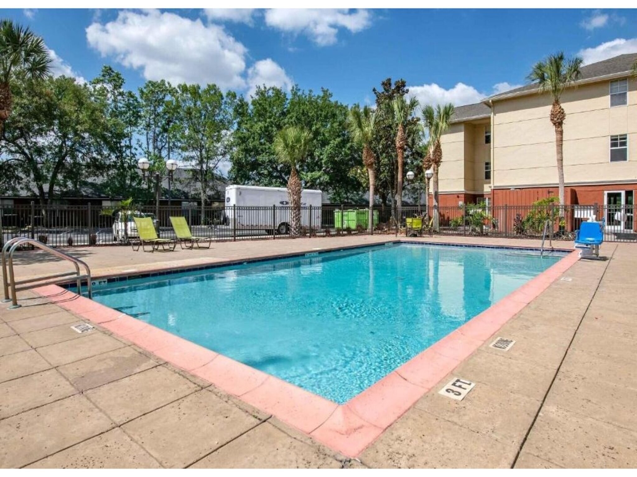 1 King Bed | Non-smoking, Kitchen - Jacksonville, FL