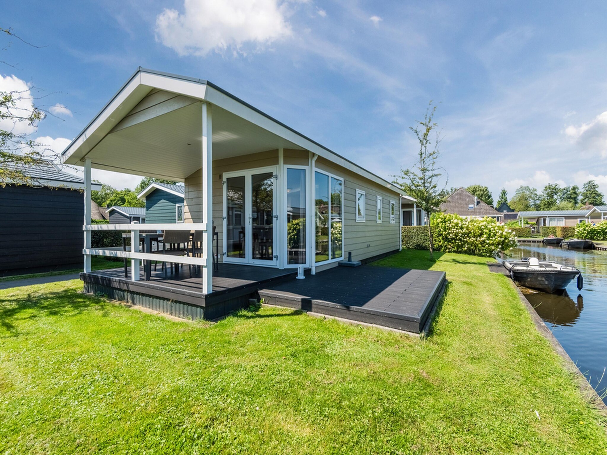 Lakeside Cottage With Boat - 荷蘭