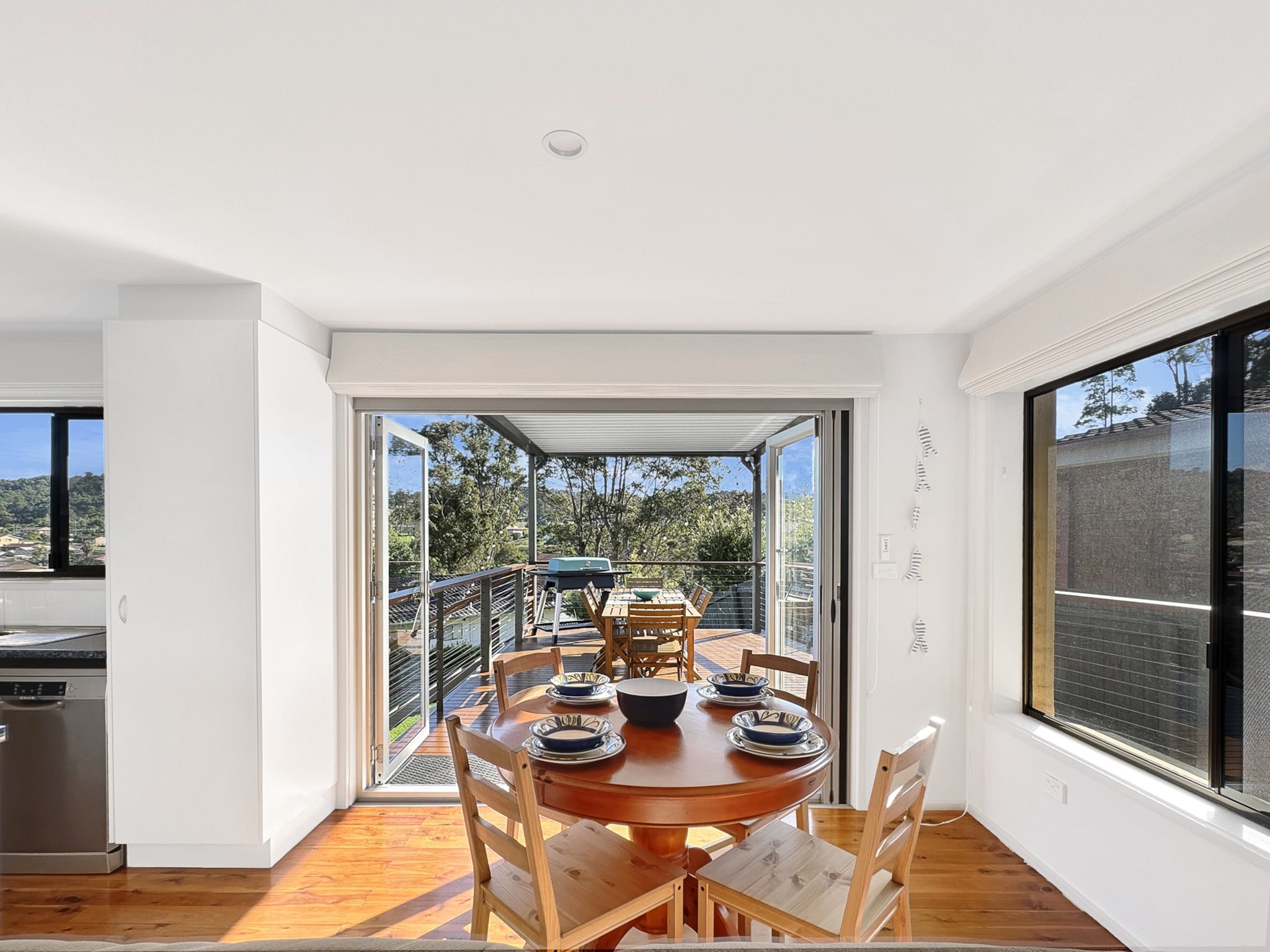Fab 3-bed Stay With Great Outdoors & Water Views - Australia