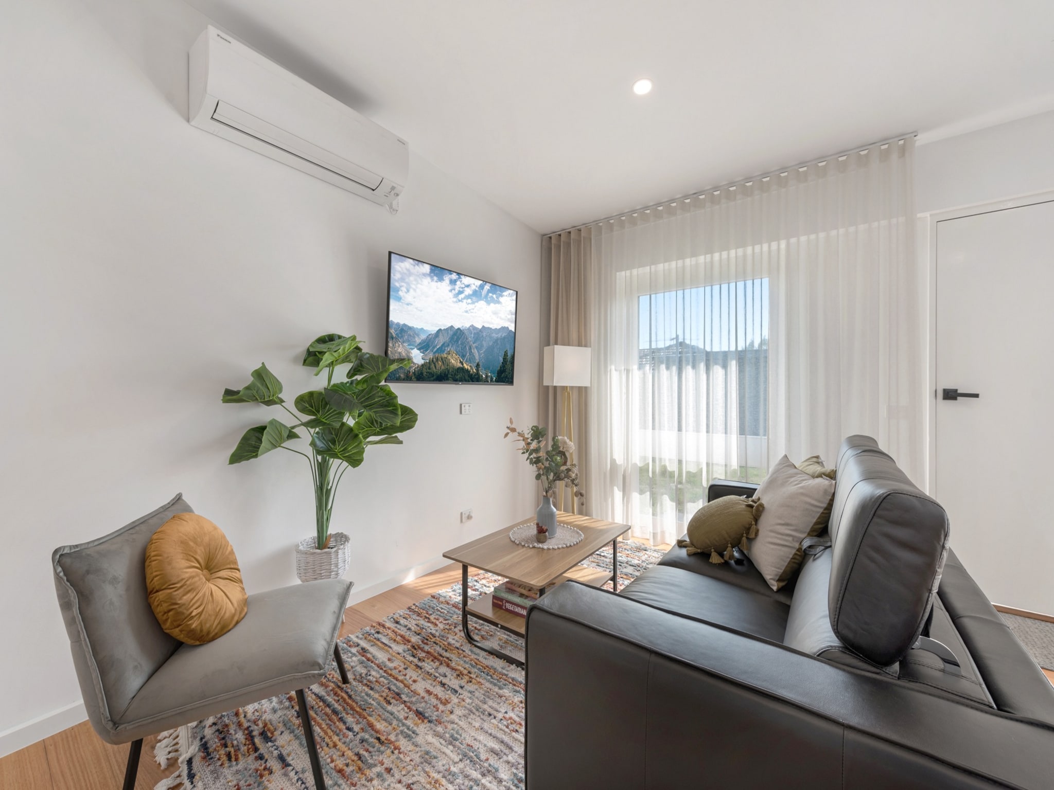 Comfy Studio With Shared Backyard Near Racecourse - Melbourne