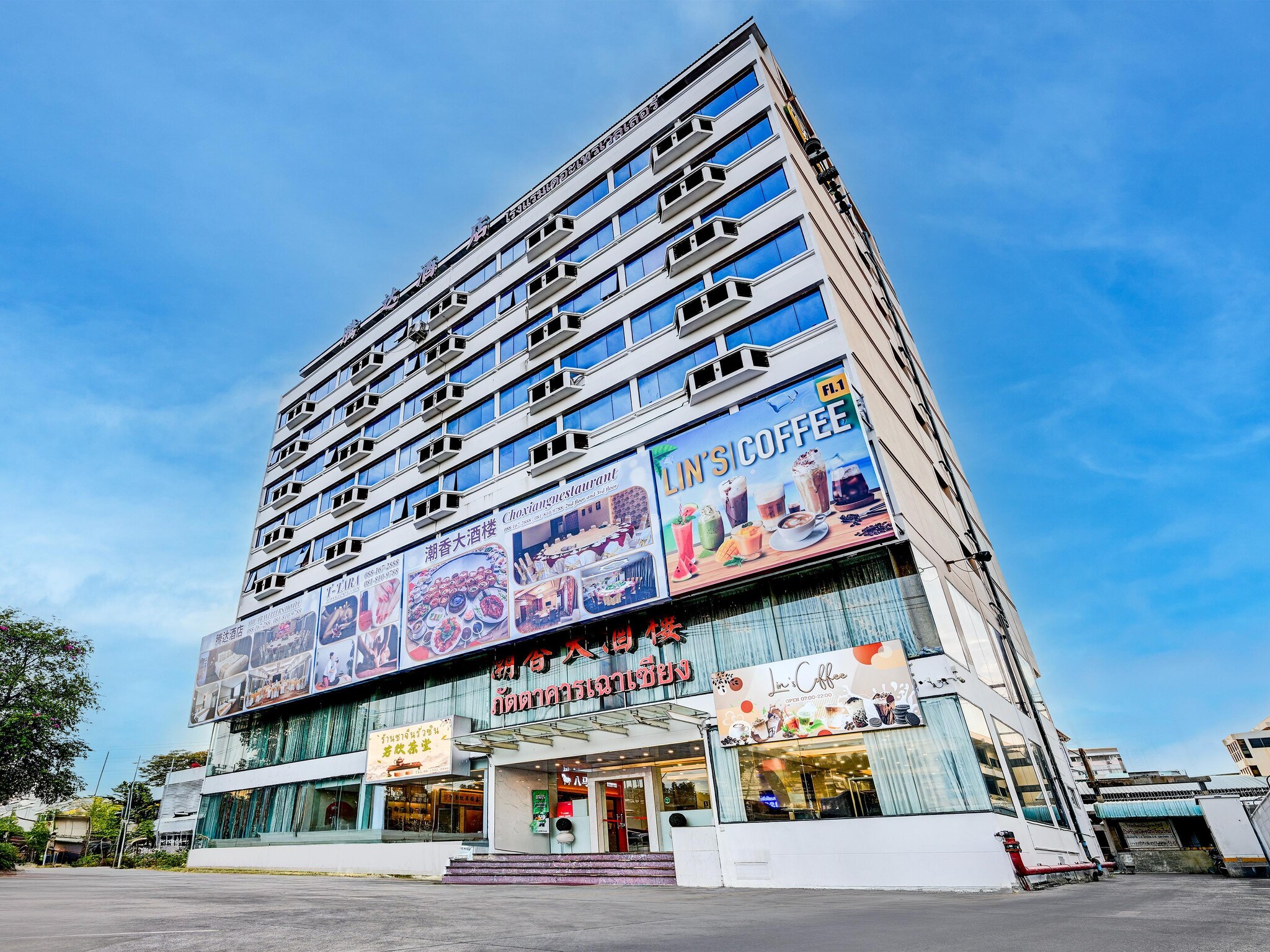 Urban Suite Escape Space Meets Comfort - Thailand