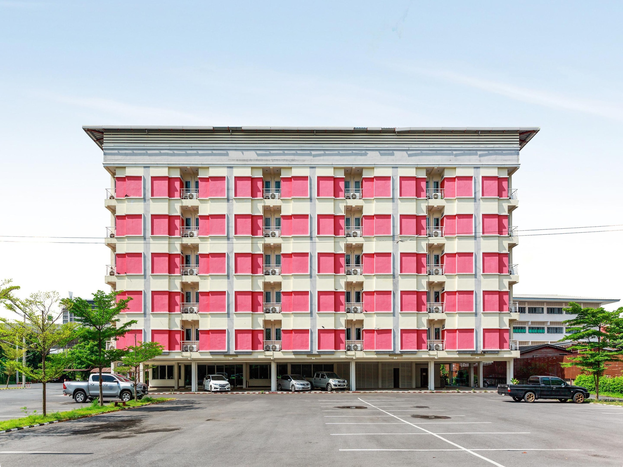 Stylish Double Haven | Vresotel Deluxe Stay - Thailand