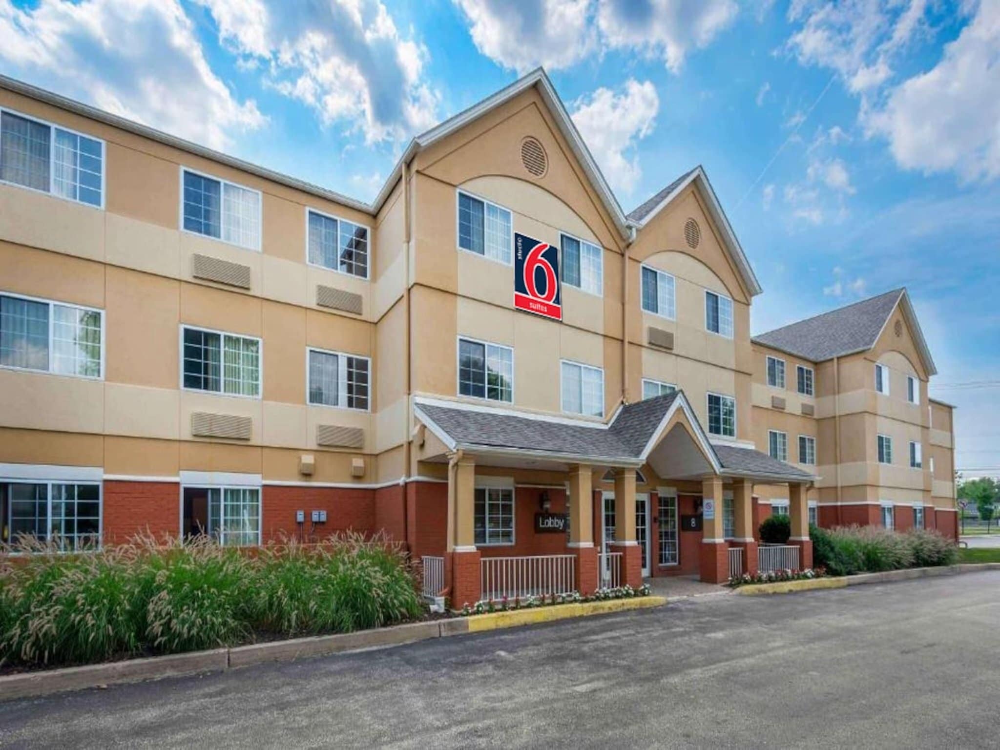 2 Queen Beds | Suite, Nsmk, Kitchen - Bucks County, PA