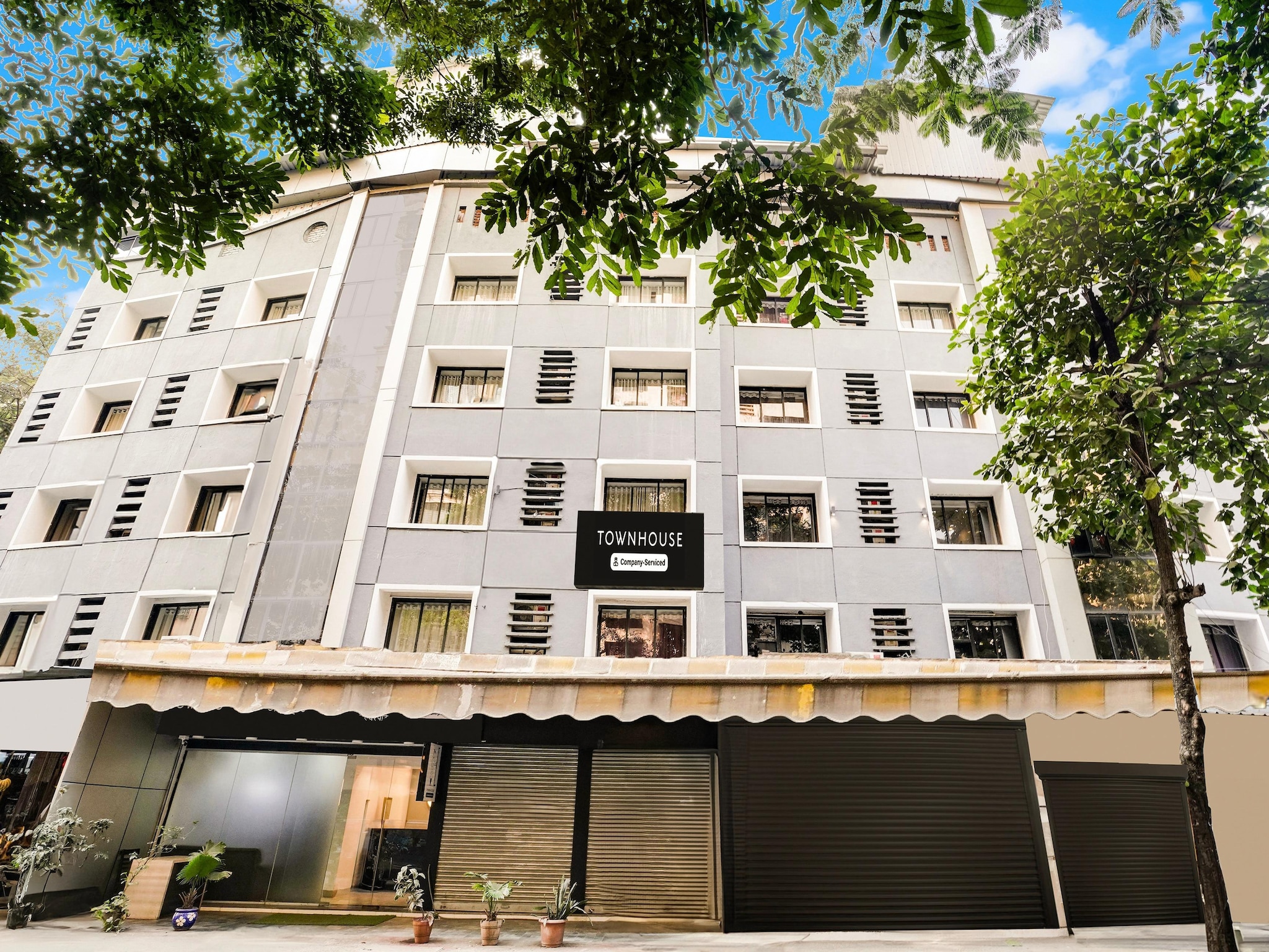 Super Townhouse Marol Near Mumbai Airport - Mumbai