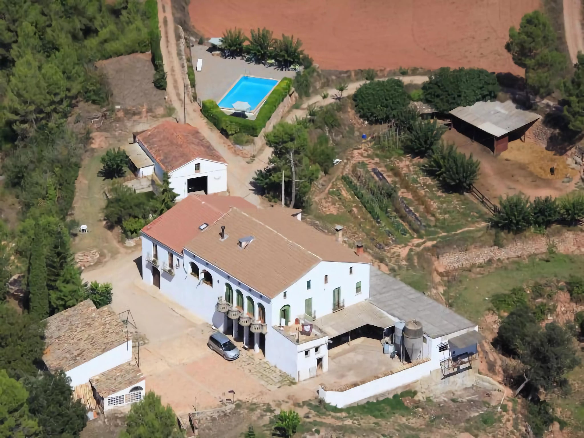 Cottage In A Farm Near Lake, Pyrenees - Montserrat, Valencia
